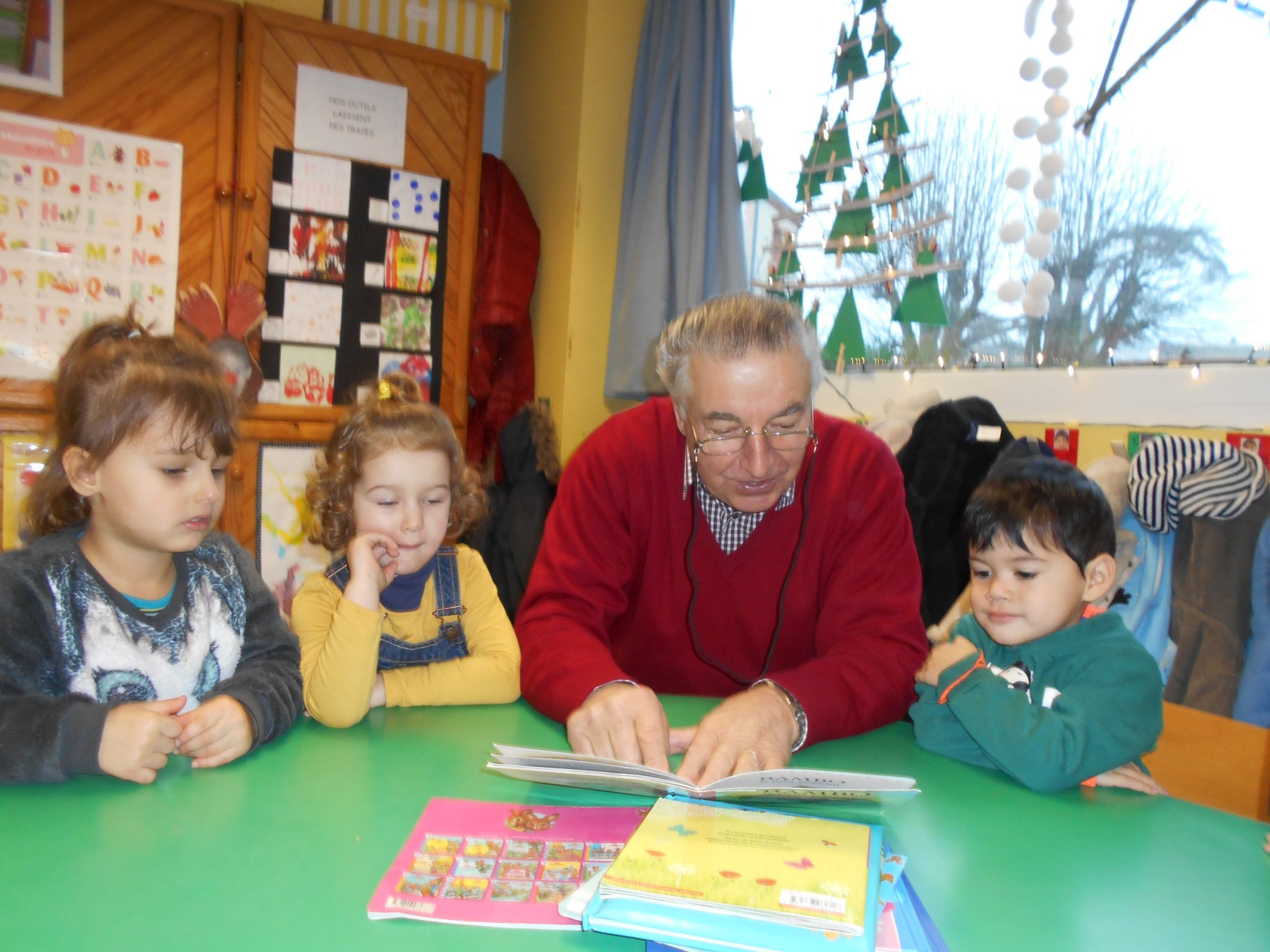 Visite des grands-parents en PS – Ecole Sainte Famille – CLISSON